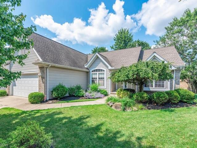 16826 Newport Ln, Middleburg Heights, OH 44130