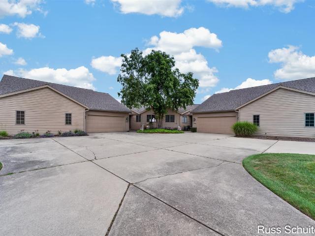 1682 W Harbour Towne Circle