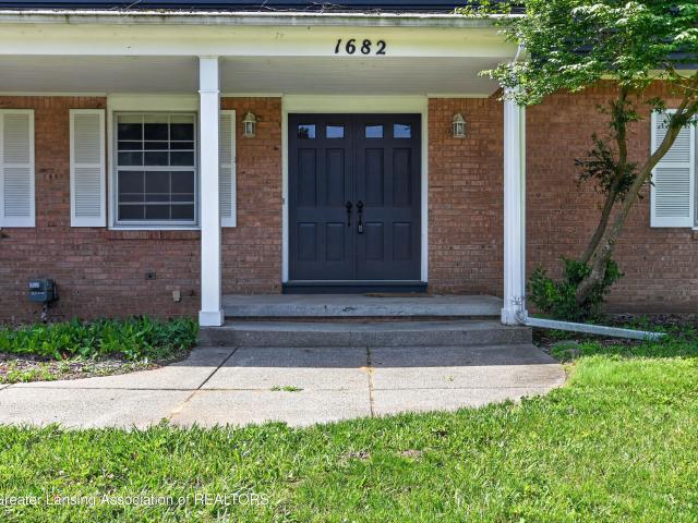 1682 Woodside Drive