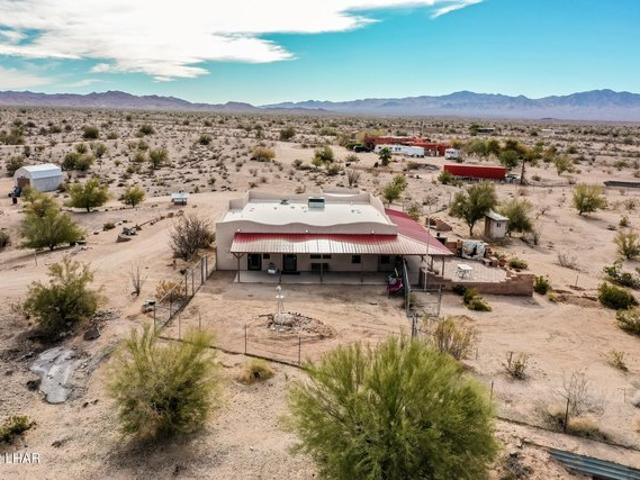 16839 S Douglas Ln, Yucca, AZ 86438