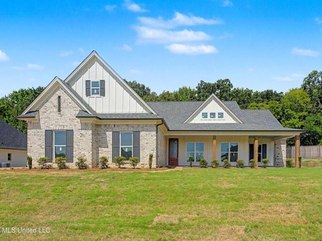 1683 Baisley Dr, Nesbit, MS 38651