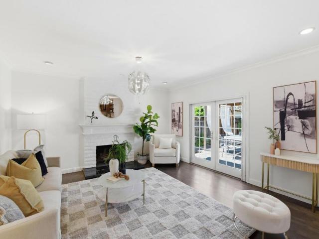 1683 Hyacinth Lane