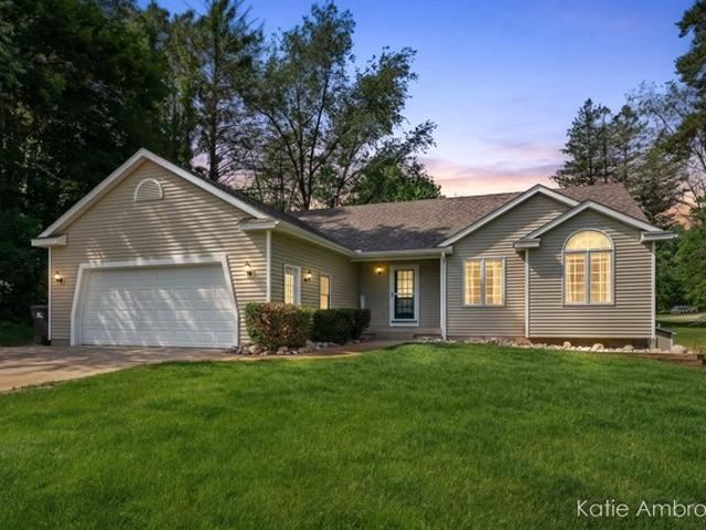 1683 Pinehill Dr, Hastings, MI 49058