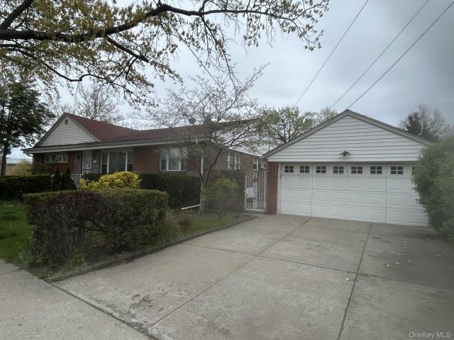 168 04 Grand Central Parkway