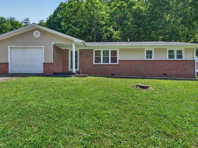 168 Country Oaks Dr, Honaker, VA 24260