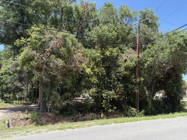 168 Canal Ave, Oak Hill, FL 32759