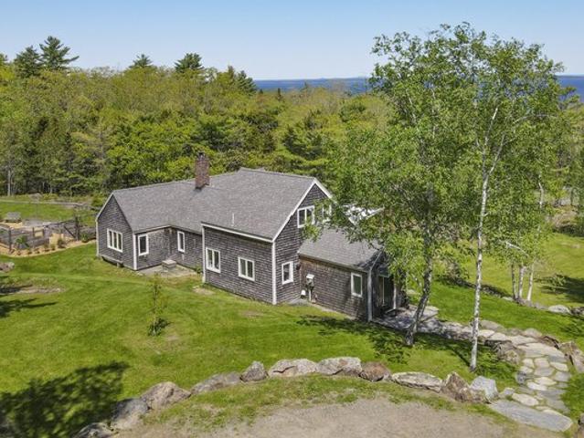 168 Chestnut St, Camden, ME 04843