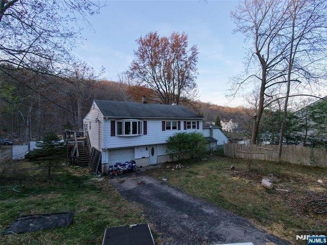 168 Art St, Ringwood, NJ 07456