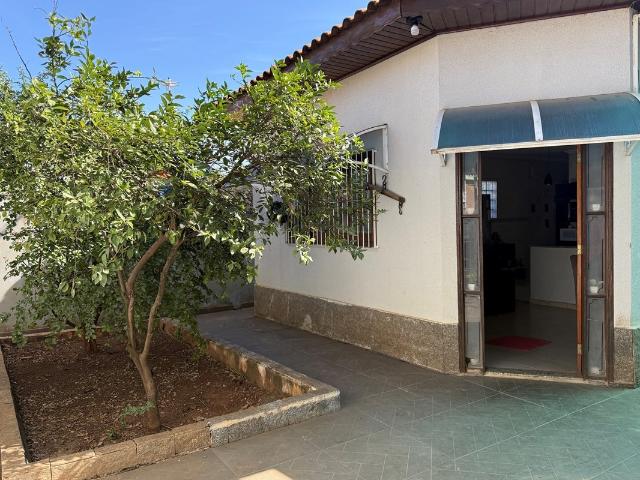 168 Área Útil Casa Alugar, 2 Dormitórios localizado em Rua Francisco Bueno de Camargo, 1190, Vila Nova Sorocaba, Sorocaba, São Paulo, 18070710 | Brasil