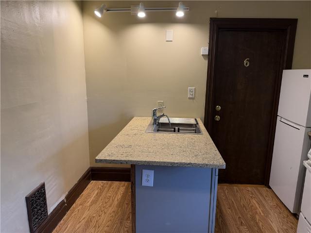 168 Gibbs Street # 6