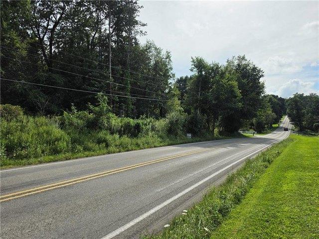 168 Dinnerbell Rd, Butler, PA 16002
