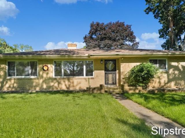 168 E Delaware Ave, Benton Harbor, MI 49022