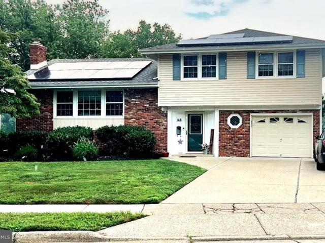 168 E St Andrews Dr, Mount Laurel, NJ 08054