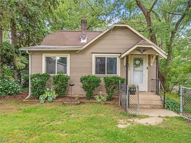 168 Killian Rd, Coventry Township, OH 44319