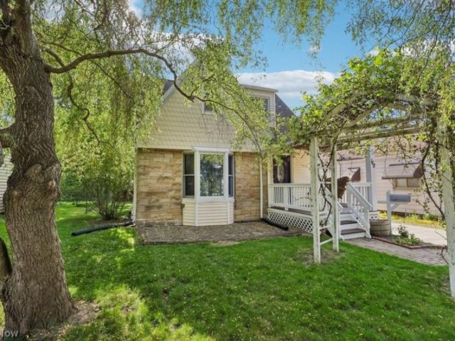 168 Harcourt Dr, Akron, OH 44313