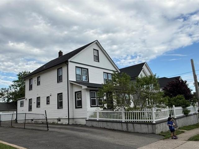 168 Jefferson Ave, Roslyn Heights, NY 11577