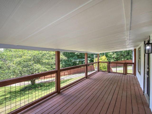 168 Oak Hollow Road SE