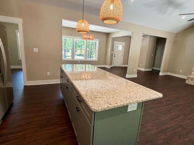 168 Oak Leaf Circle SE