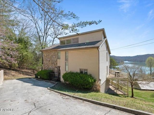168 Little Buck Ln, La Follette, TN 37766