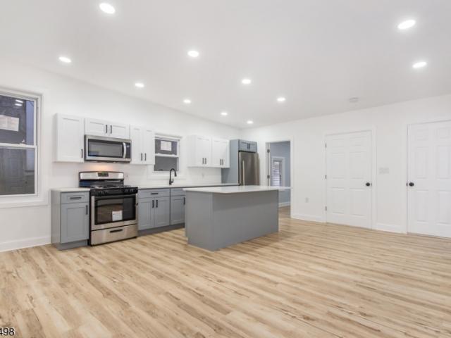 168 N Main St