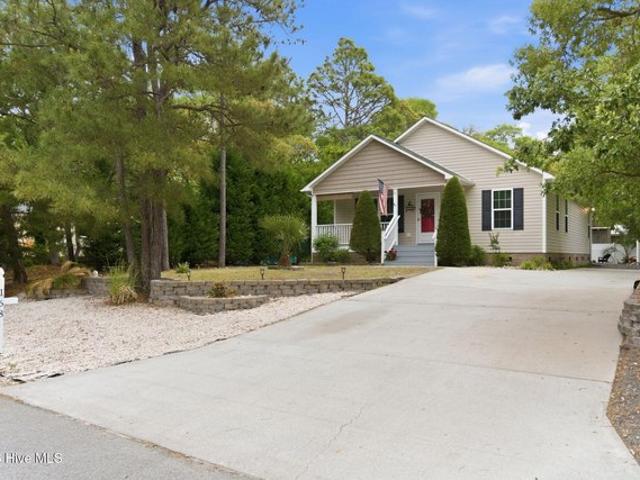 168 NE 3rd St, Oak Island, NC 28465