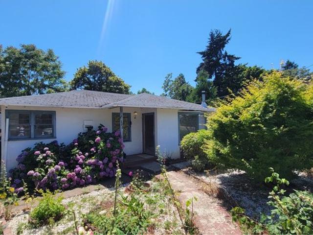 168 NE Broadway St, Myrtle Creek, OR 97457