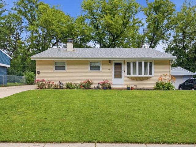 168 Sioux Ave, Carpentersville, IL 60110
