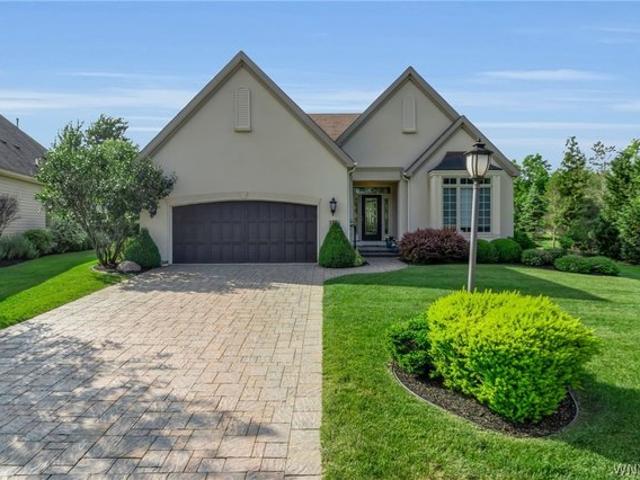 168 Stonham Way, Williamsville, NY 14221
