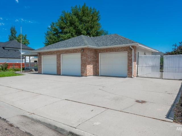 168 SW 19th St
