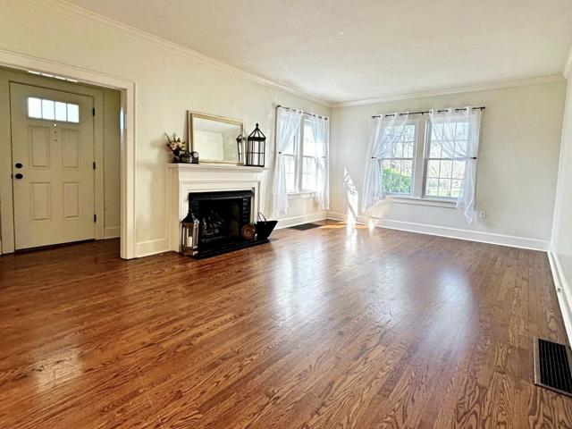 168 W Glenwood Dr