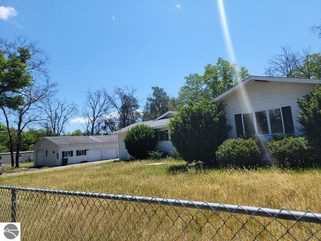 1694 Possum Track Dr, Alger, MI 48610