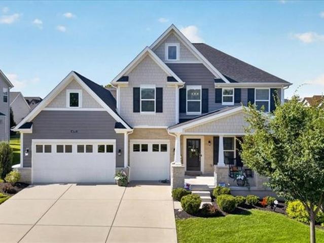 16955 Pine Summit Dr, Chesterfield, MO 63005