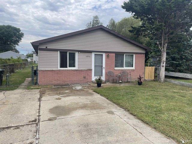 16956 Jackson St, Wayne, MI 48180