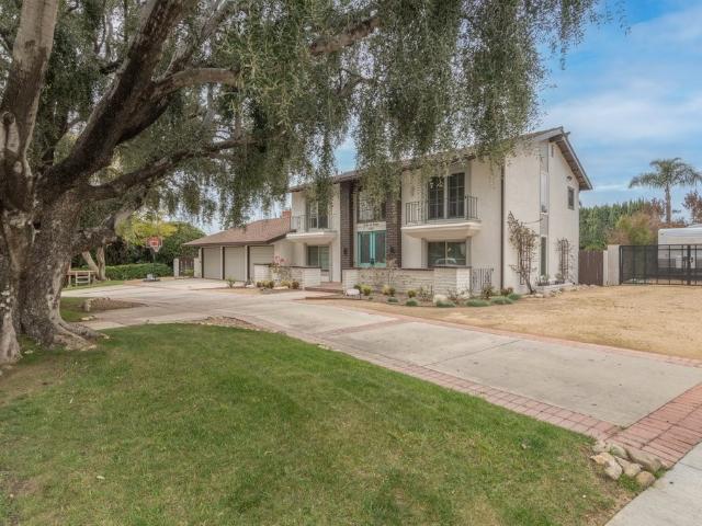 1695 N Palm