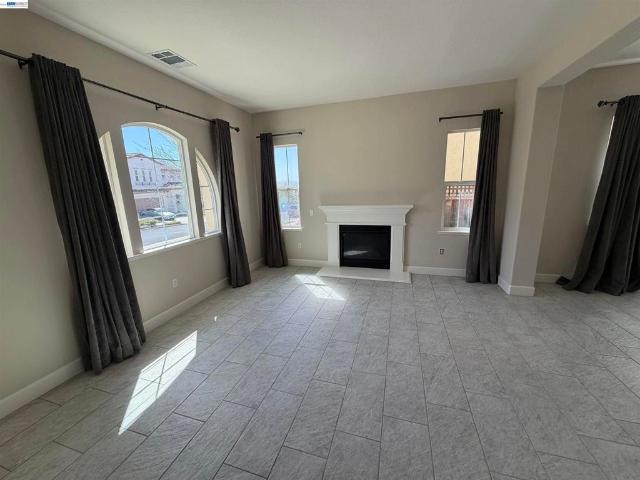 1695 N Terracina Dr