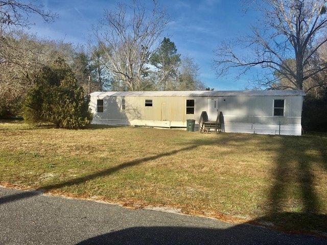 1695 E Plum St, Jesup, GA 31546