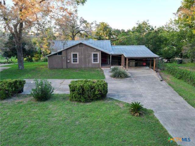 1695 Kuehler Ave, New Braunfels, TX 78130