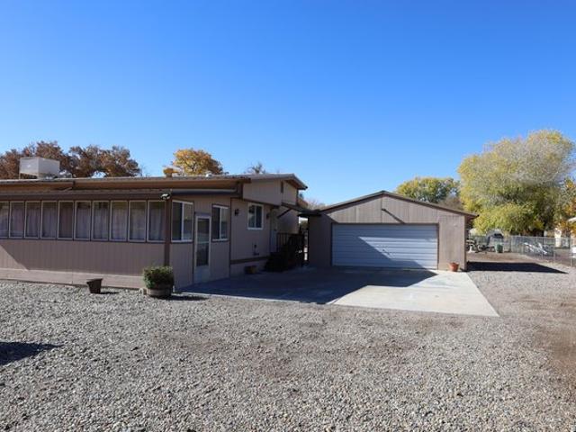 1695 LA Mancha Ln, Bosque Farms, NM 87068