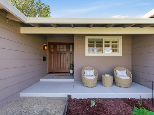 1696 Morning Glory Lane