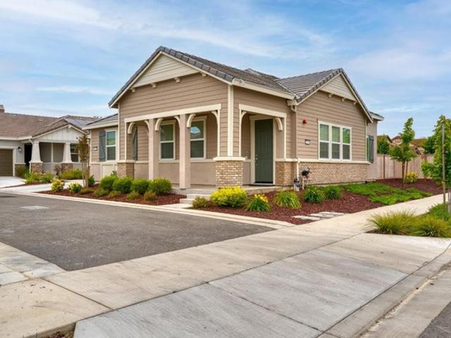 1696 Firebrite Ct, Hughson, CA 95326