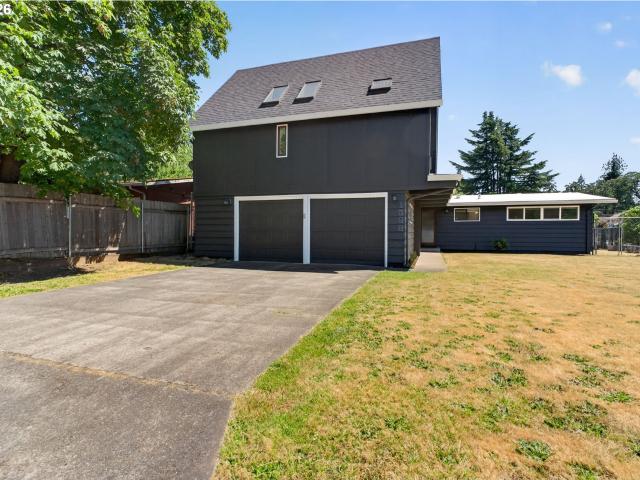 1696 larkspur loop