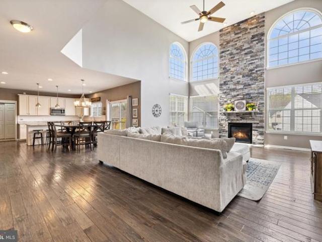 16973 Buckington Ct, Round Hill, VA 20141