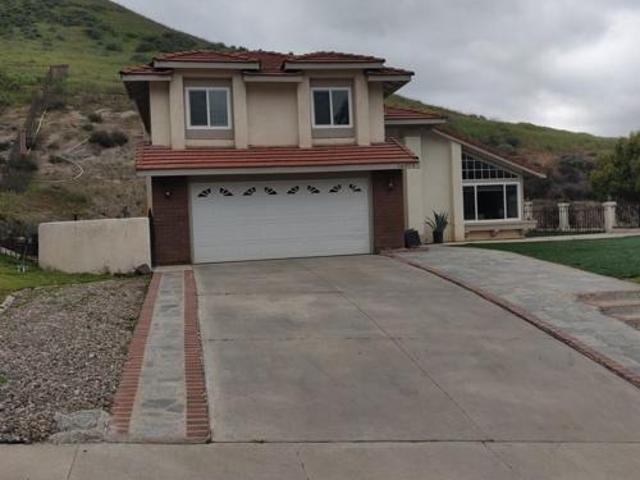 16971 Lakepointe Dr, Riverside, CA 92503