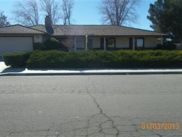 16979 Cherry Hill Dr, Victorville, CA 92395