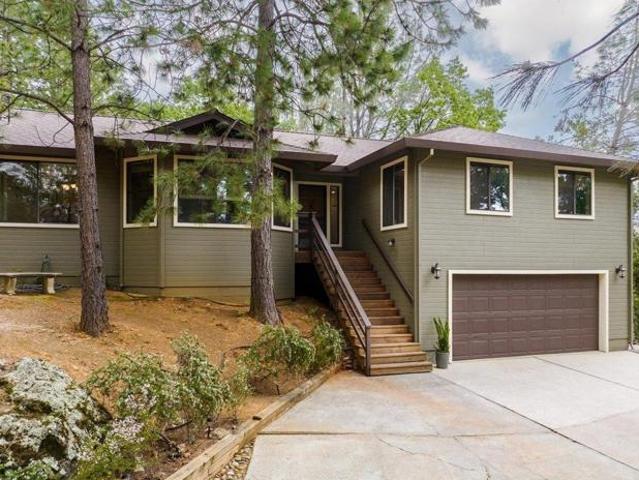 16979 Oscar Dr, Grass Valley, CA 95949