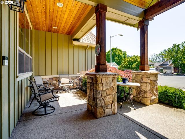 1697 nw emerson ct