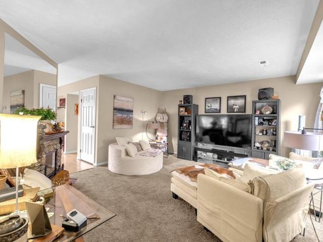 1697 Park Row Dr Unit Q, Columbus, OH 43235