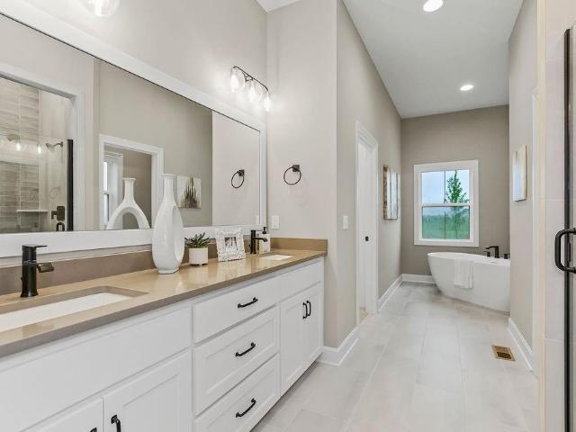 16980 S Bradley Dr, Olathe, KS 66062 | MLS #2597