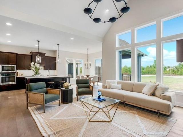 16987 S Cheshire St, Olathe, KS 66062