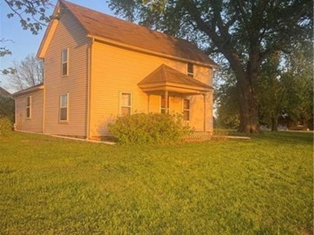 16985 Smith Rd, Smithville, MO 64089